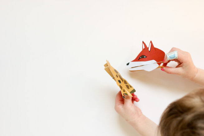 Clothespin Animal Puppets – Free Printable!