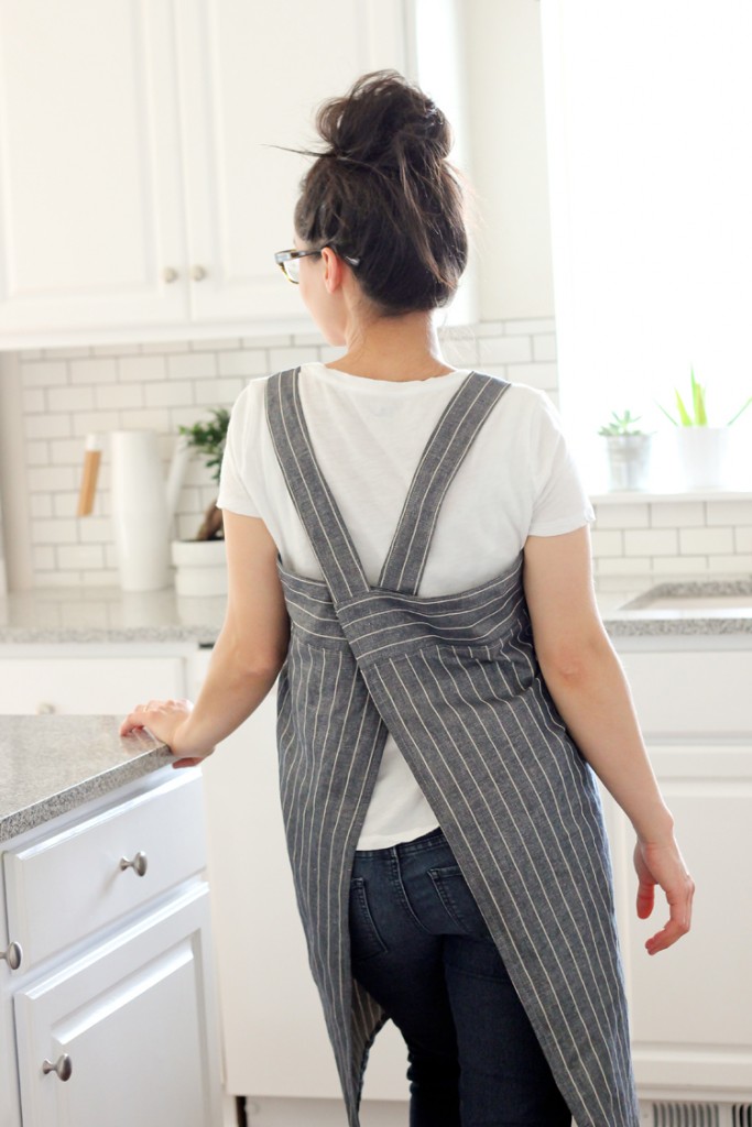 Cross-Back Apron + Sewing Happiness Book Review