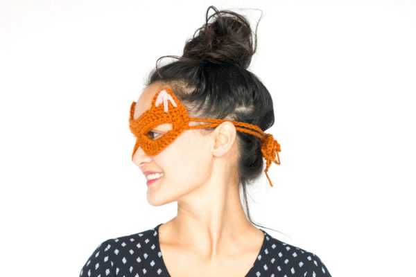 Crocheted Cat Mask: free pattern + tutorial