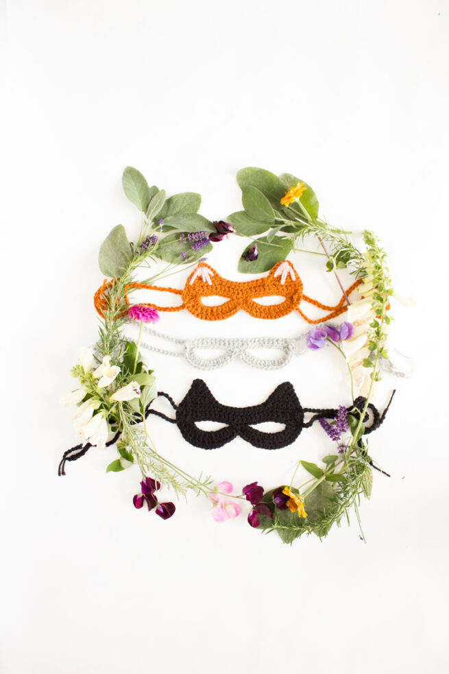 Crocheted Cat Mask: free pattern + tutorial