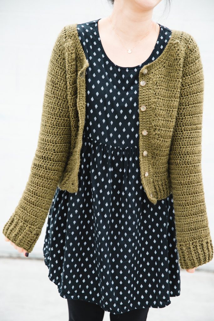 Simple Raglan Cardigan – Free Crochet Pattern