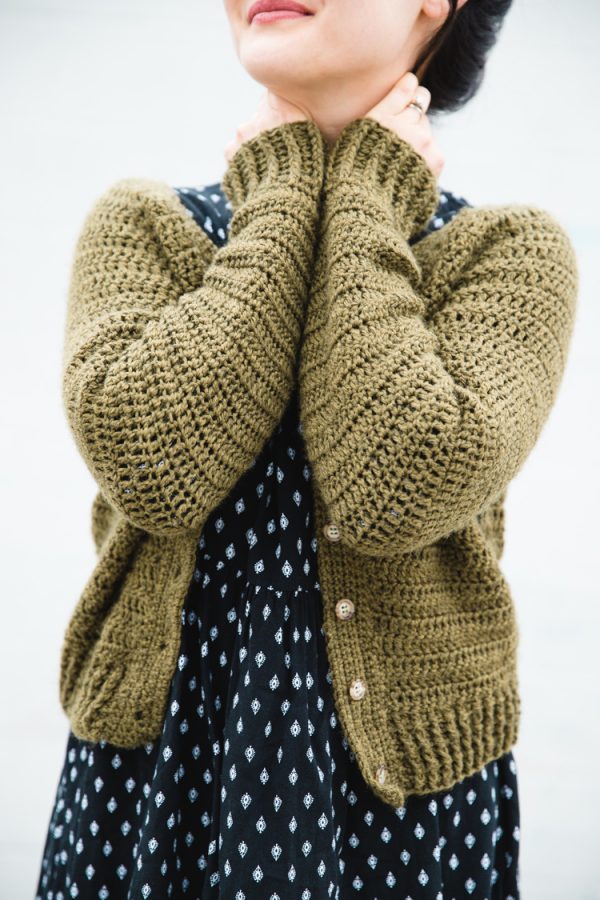 Simple Raglan Cardigan – Free Crochet Pattern