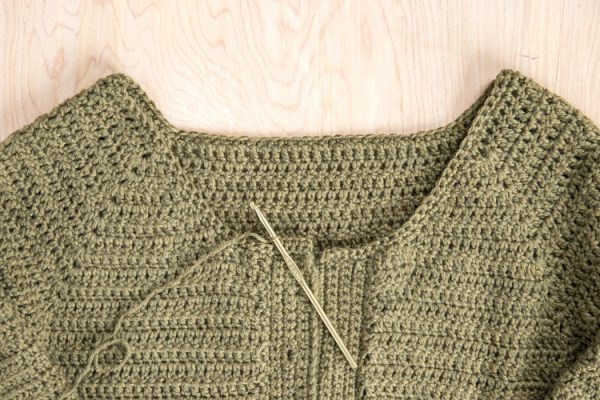 Simple Raglan Cardigan – Free Crochet Pattern