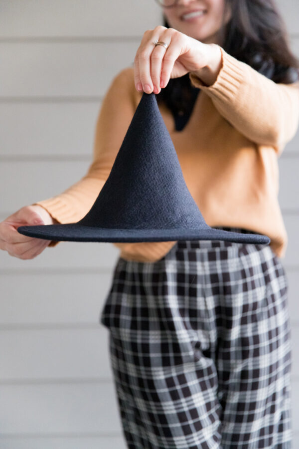 Basic Witch Hat – Free Pattern & Tutorial