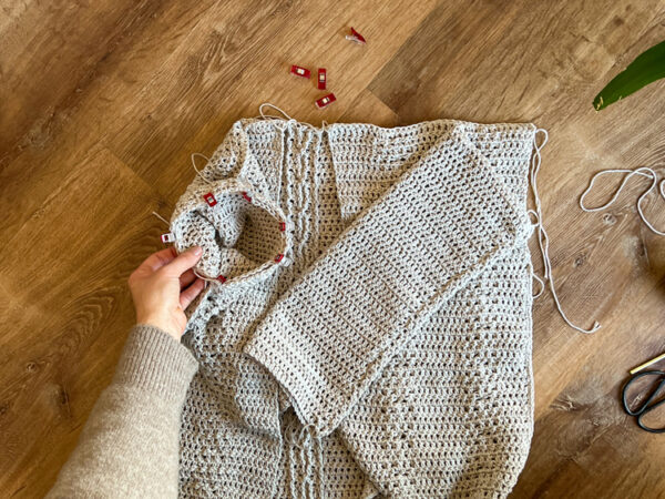 Cabled Cardigan – Free Crochet Pattern & Tutorial