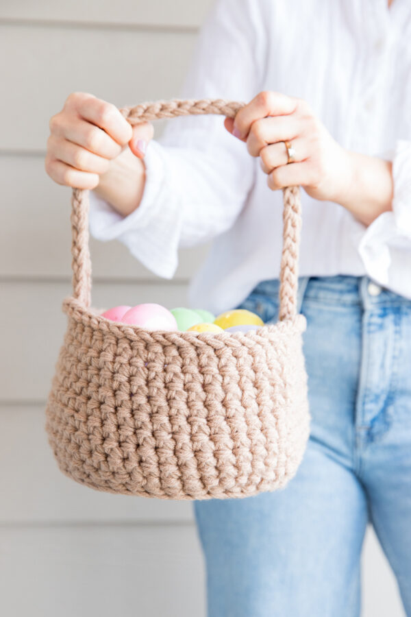 Basic Easter Basket – Free Crochet Pattern and Tutorial