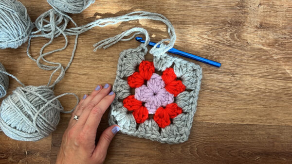 Granny Square Tote – free pattern & tutorial