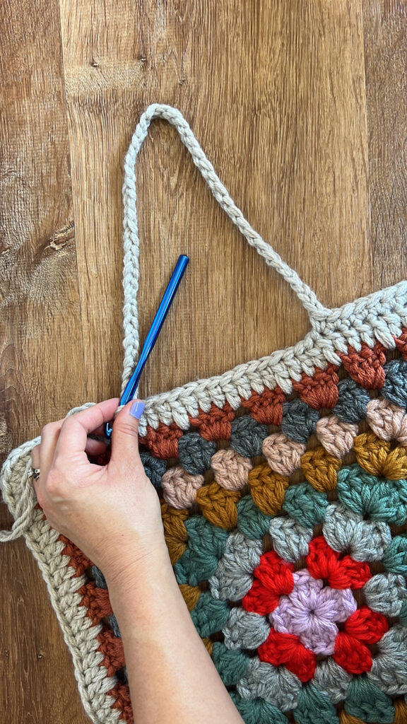 Granny Square Tote – free pattern & tutorial