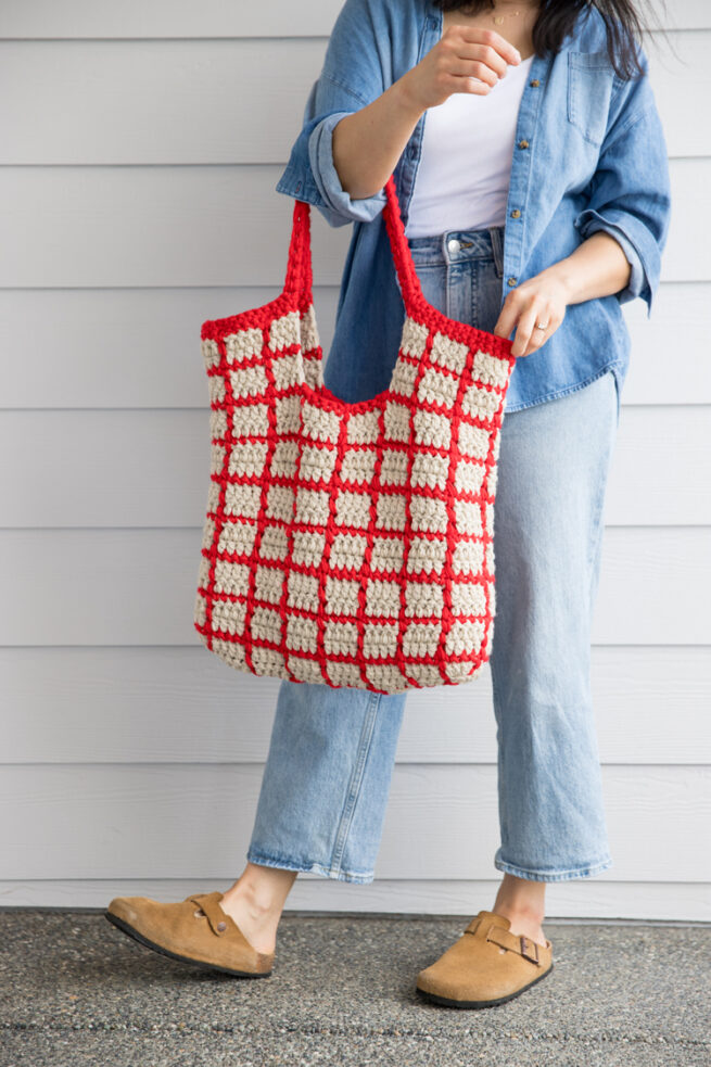 Windowpane Crochet Tote – Free Pattern and Tutorial