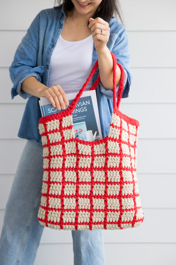 Windowpane Crochet Tote – Free Pattern and Tutorial
