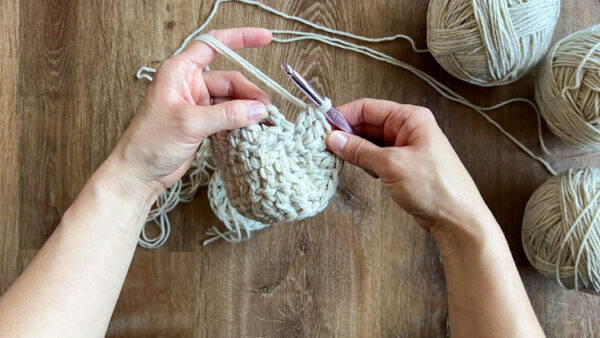 Windowpane Crochet Tote – Free Pattern and Tutorial