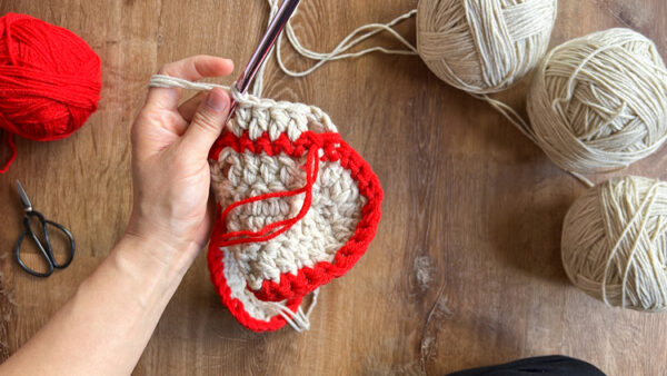 Windowpane Crochet Tote – Free Pattern and Tutorial