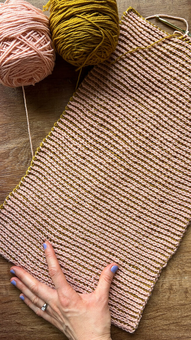 Two Tone Crochet Beanie – Free Pattern & Tutorial